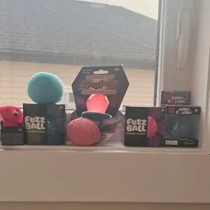 off brand needoh squish | Toys | Off Brand Needoh Jellyfish Fuzz Ball ...